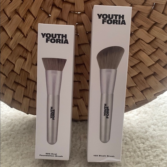 Youth Foria | Makeup | Youthforia Foundation And Blush Brush Set | Poshmark